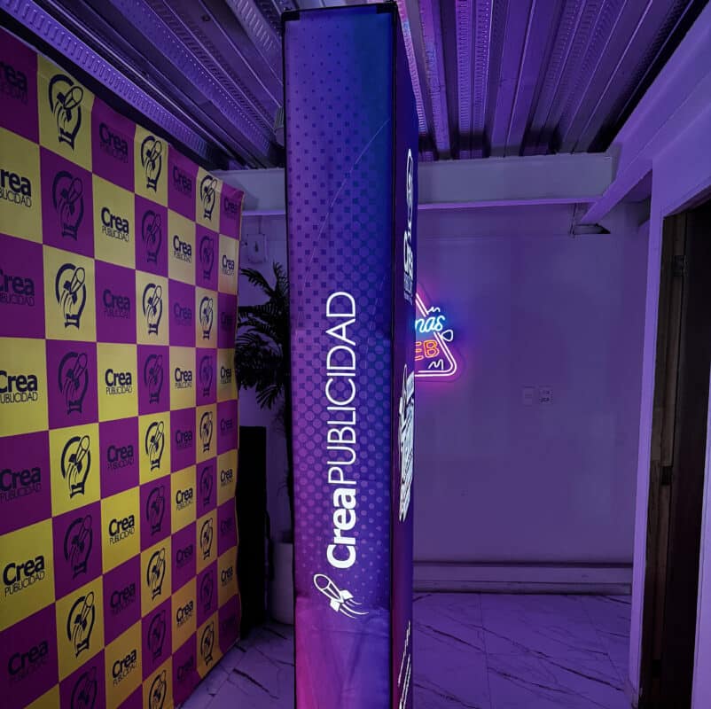 Stand Totem Mural Luminoso Plegable con Iluminación LED